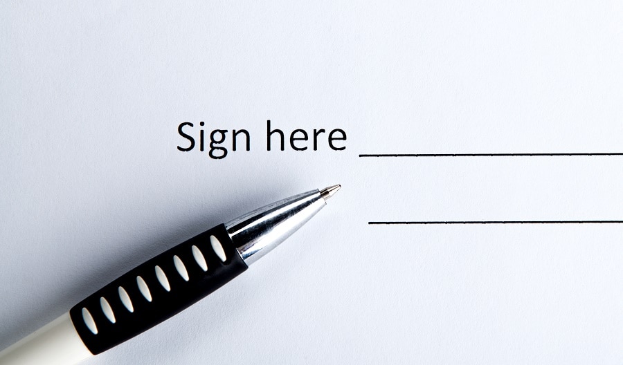 Can I refuse to sign a Settlement Agreement?